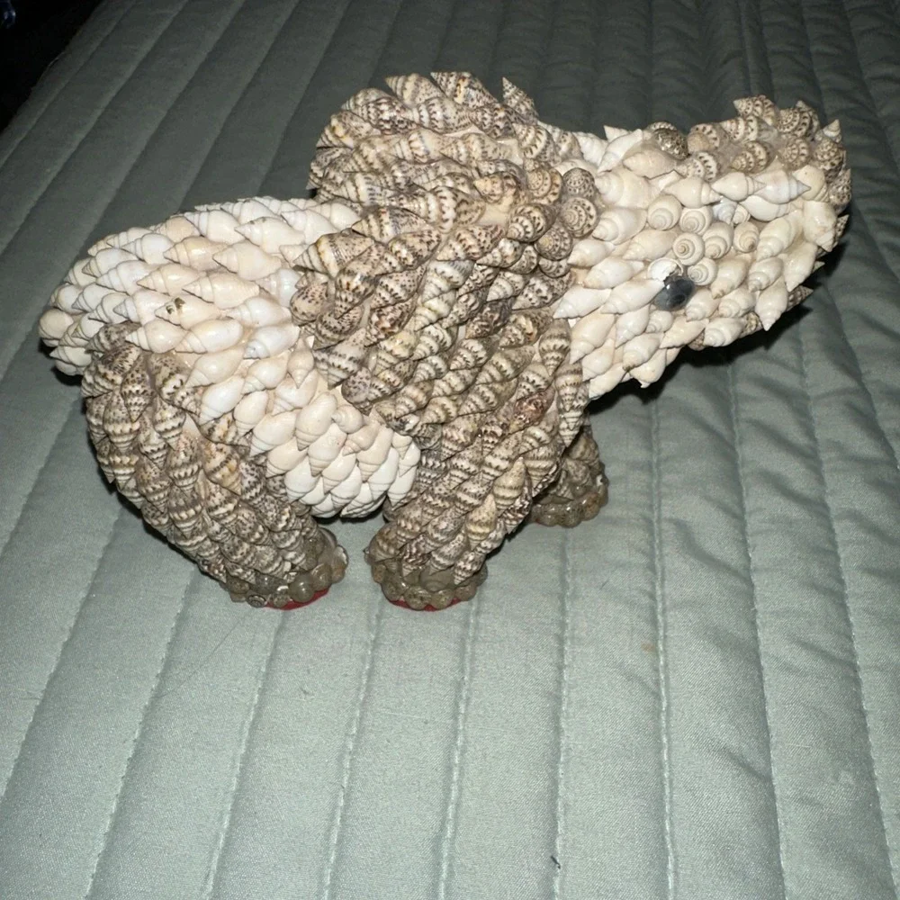 Art | 7 Hand Made Elephant Sculpture Figurine Cowrie Sea Shell ...